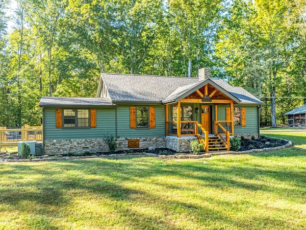 Cozy Cabin In The Woods W/ Playroom, Deck & Lounge - Oak Ridge, TN