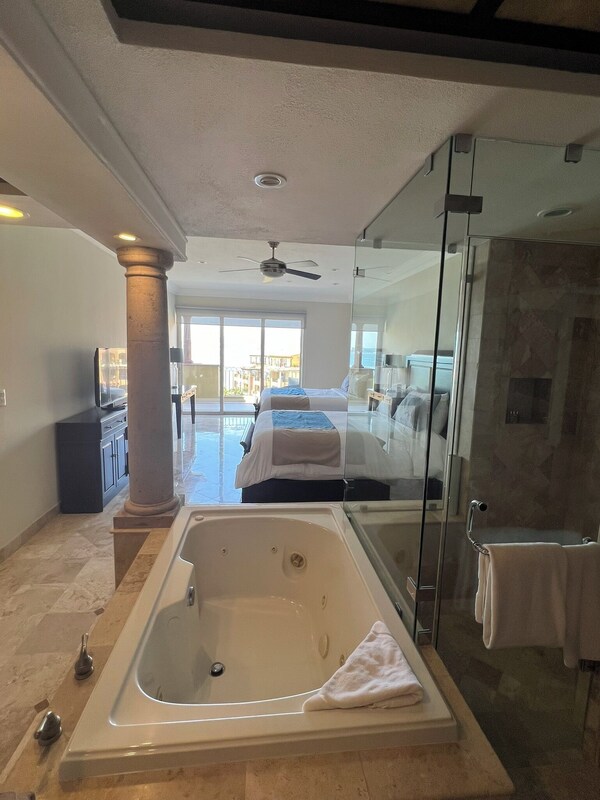 Penthouse Luxury. Wow! Panoramic Views Of Everything! Bradandjoeyrentals - Bucerías