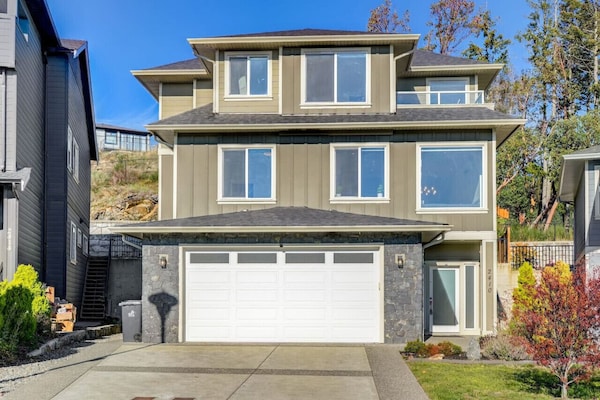 Elegant Home In Victoria Bc - Langford