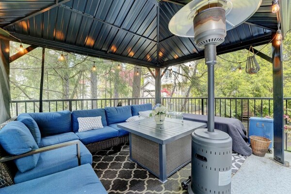 Modern Home In Victoria Bc - Langford