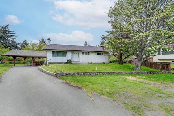 Stunning House In Victoria, Bc - Langford
