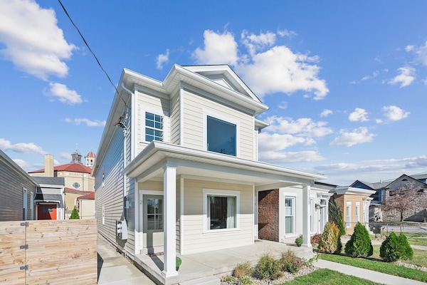 2bd/2ba In Gtown! An Easy 4 Miles To Churchill Down & Ky Expo Ctr! Free Parking! - Louisville, KY