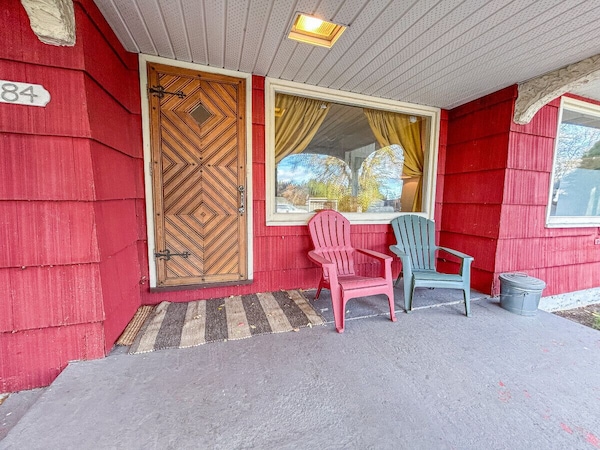 Naramata Red Cottage - Naramata