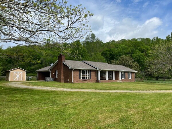 Fork Inns Romantic 2br Apt/cabin- Opt Hottub Shr23 - Nashville, TN
