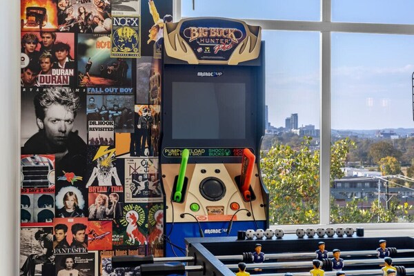 Fun-filled Getaway: Trendy Spot With Foosball! - Nashville, IN