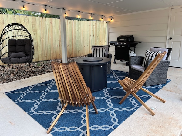 1 Mile To Main Street In Monroe - Newly Renovated - Pet Friendly - Fenced Yard - Monroe, NC