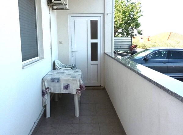 Seaside Okrug Gornji Apartment With Terrace And Patio - Two Bedroom Apartment With Terrace - Trogir