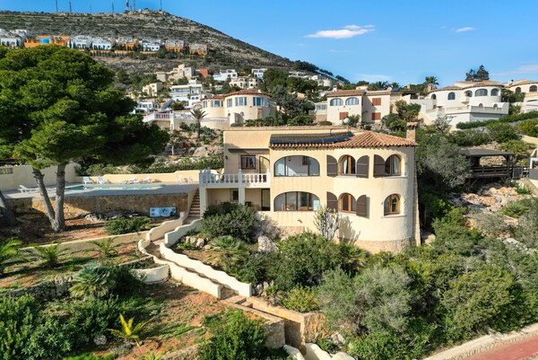 Villa 'Landhaus Mit Pool Und Spektakulren' With Sea View, Wi-fi And Air Conditioning - Benitachell