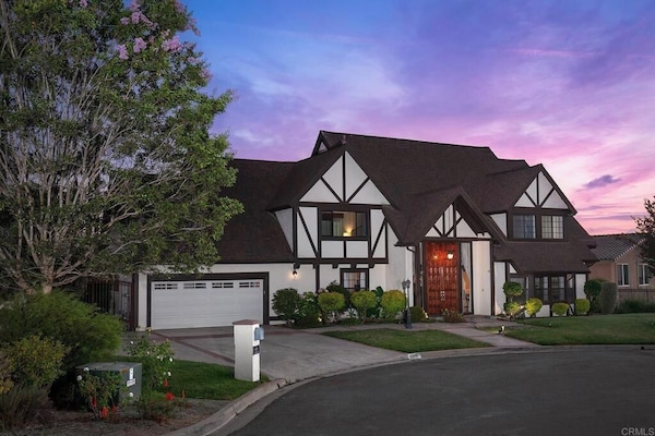 Surreal Serenity Escape With Game Room, Pool & Spa - Chula Vista, CA