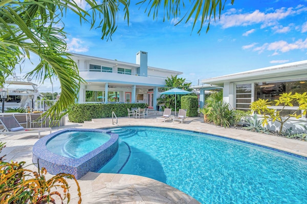 Waterfront Compound / 2 Heated Pools / Saltaire & Lime Keys - Pompano Beach, FL