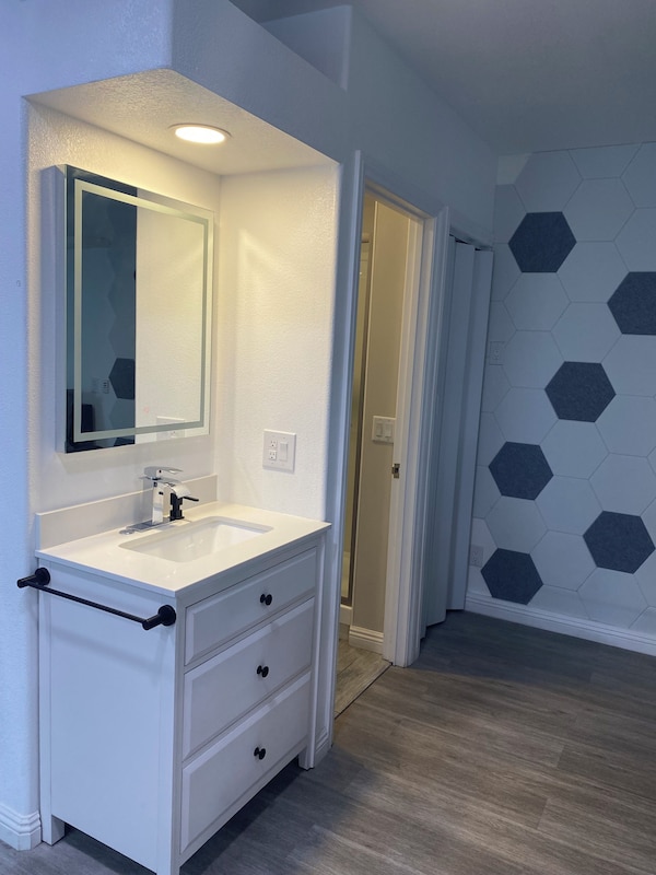 Charming Escape. 2-bedroom Townhome In Marvelous Las Vegas - Las Vegas, NV
