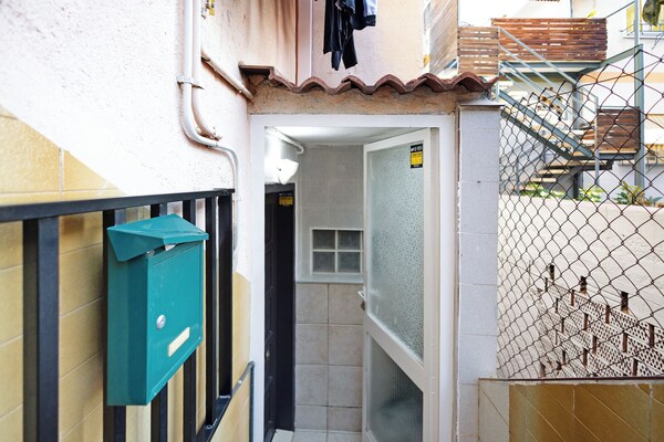 Apartamento 'Apartamento Luna' Con Wi-fi Y Aire Acondicionado - Badalona