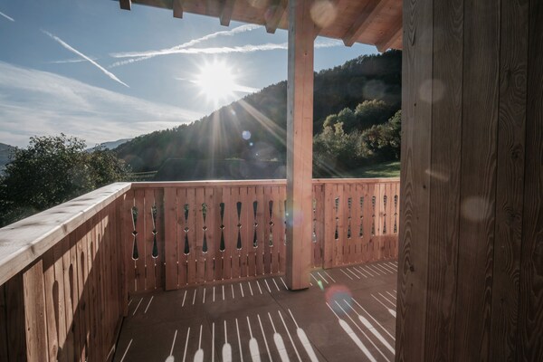 Ferienwohnung 'Oberhemberger Hof Zwoaer' Mit Bergblick, Gemeinschaftsterrasse Und Wi-fi - Ritten