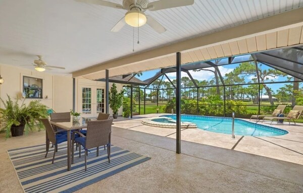Golf Course Home Close To Beaches!  Blue Moon Cape Coral Is A Fabulous 3 Bedroom - Cape Coral, FL