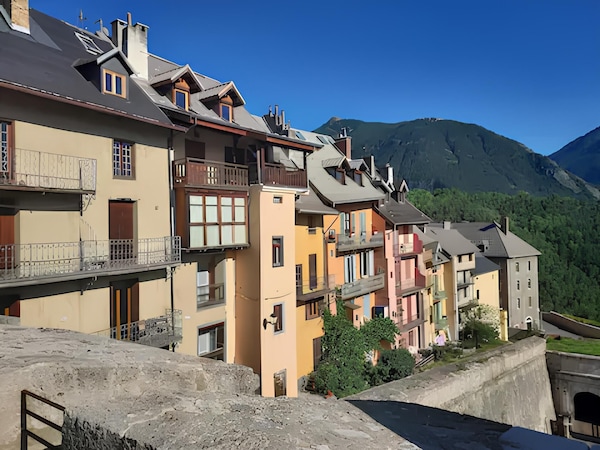 South-facing Vauban Studio With Panoramic View - Briançon