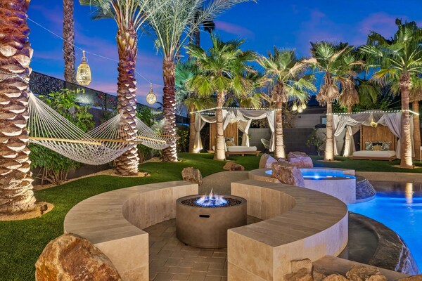 Tulum-inpired Luxury Resort Style W/ Heated Salt Water Pool & Spa, Firepit, 2 Cabanas, Pickleball Ct - La Quinta, CA