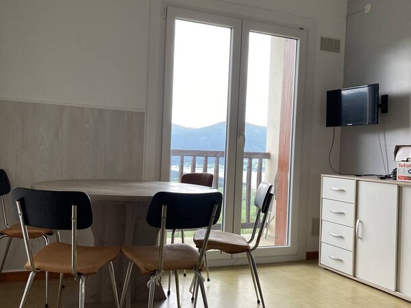 Apartamento De 2 Piezas Con Balcón, Cocina Equipada Y Guardaesquís - Les Angles