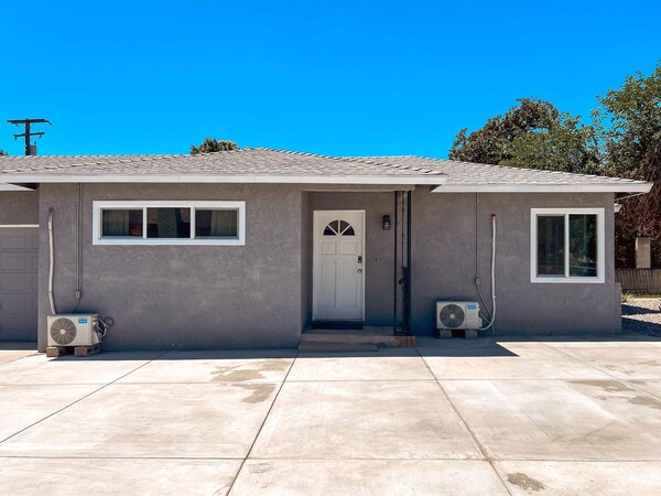 Cozy 2br Home With Bright Interior & Relaxing Patio - Upland, CA