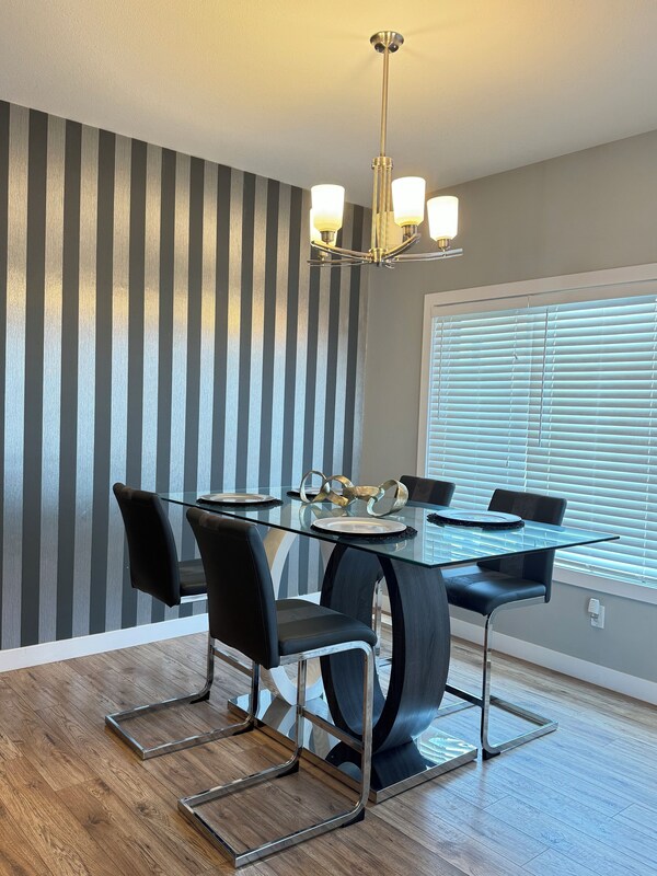 Charming 3-bedroom House With Wifi And Ac In Enjoyable Saskatoon - Saskatchewan