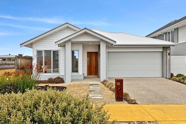 Point Retreat Escape To Coastal Comfort" - Point Lonsdale