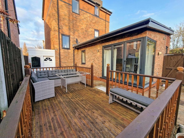 4 Bed Home In Altrincham By City Superhost - Knutsford