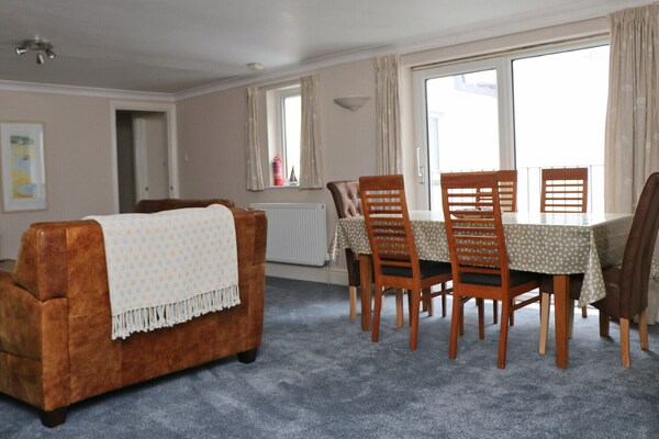 Town Centre Apartment With Parking- Dog Friendly! - Padstow