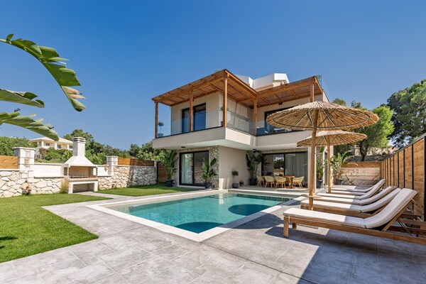 Cameo 2  Luxury Villa With Pool - Kalamaki