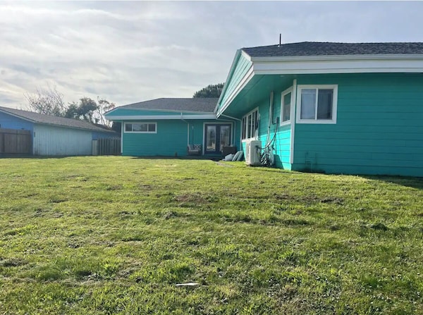 Surf & Sand, Mcm Coastal Escape, Pet-friendly - Crescent City, CA