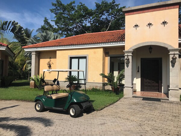 Hermosa Y Cómoda Residencia Para Vacacionar! - Los Cóbanos