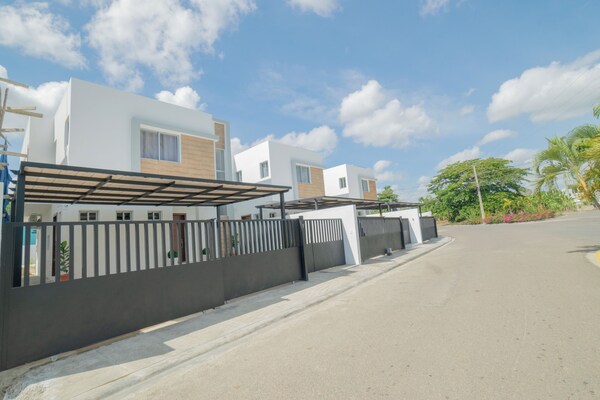 Villa Golden Dreams Gated Community And Secured 24 Hours - Puerto Plata
