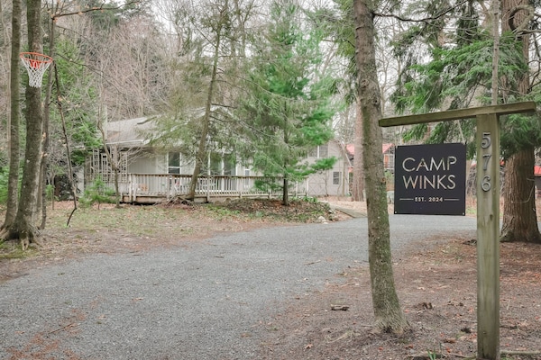 Dunes & Waves Retreat | Perfect Lake Getaway - Silver Lake State Park, Mears