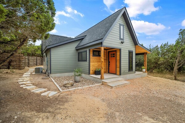 Cozy 2-bedroom Cabin In Serene Wimberley With Wifi, Ac - Wimberley, TX