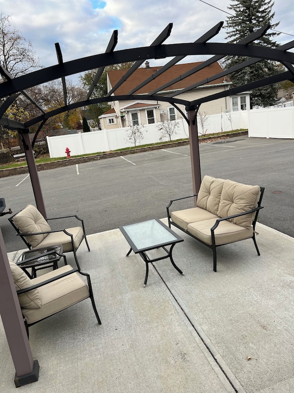 Cozy, Safe,secure 1-bedroom Apartment With Wifi Centrally Located In Schenectady - Clifton Park, NY