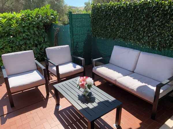 Spacious 3 Bedroom Apartment. Large Pool. 5min To Beach. Ideal For 2 Families - Antibes