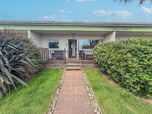 Chalet With Free Wifi At Rainbows End Near A Lovely Norfolk Beach Ref 31002r - Mundesley