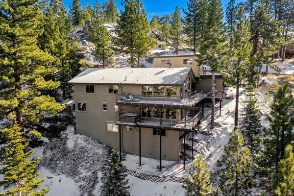 Top Of Kingsbury View Home 7br,4ba,spa, 5 To Ski - Nevada