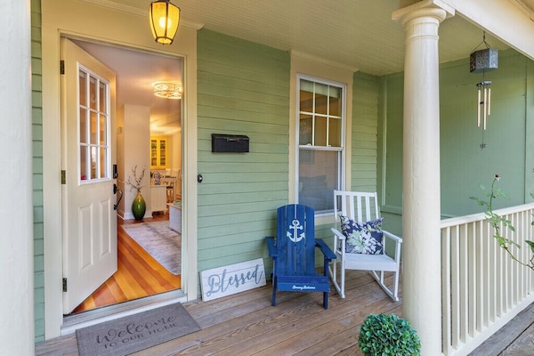 Walking Distance To Navy Stadium! No Cleaning Fees! - Annapolis, MD