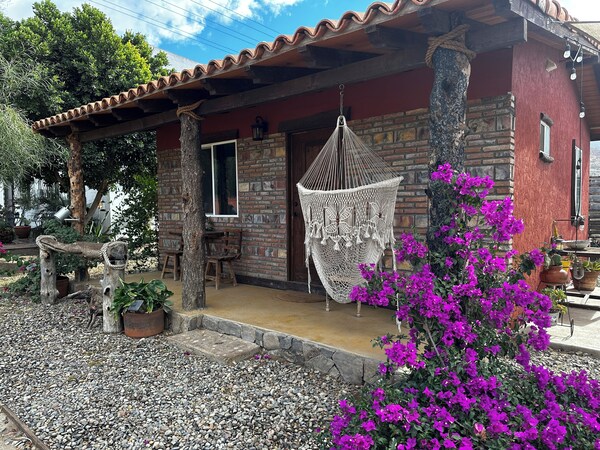 Charming 2-bedroom Cabin In Valle De Guadalupe At Cerveceria Bellinghausen. - Baja California