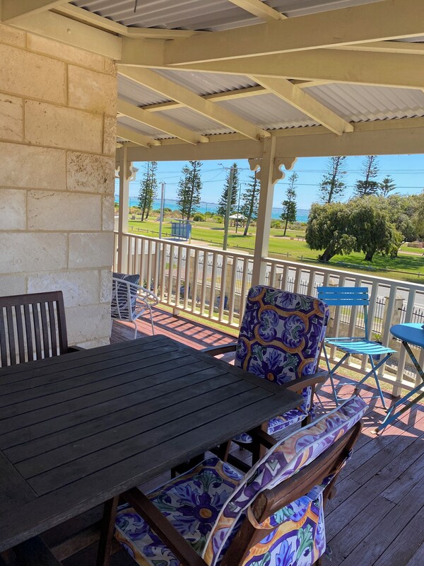 Absolute Beach Front , Entire Property With Ocean Views From Every Room. - Rockingham