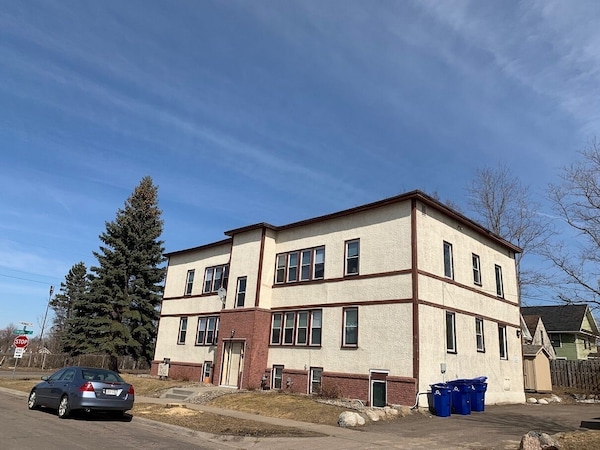 Charming 2-bedroom Apartment Near Downtown Saint Paul With Wifi - Bloomington, MN