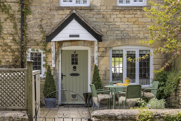 Beautiful And Characterful Dog Friendly Holiday Cottage - Archway House - Chipping Campden