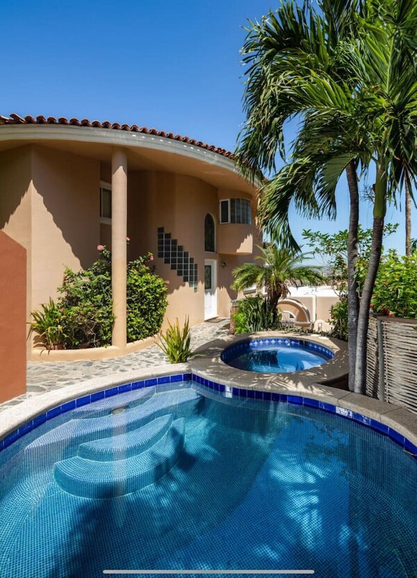 Pedregal, Pool, Jacuzzi, Marina Views, 4bd, 3ba - Cabo San Lucas