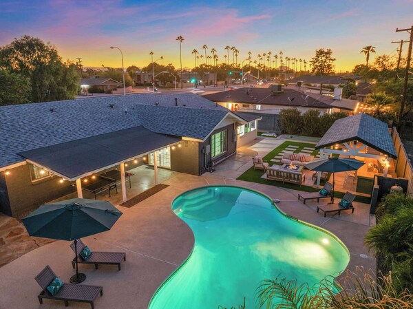 Backyard Oasis: Pool, Hot Tub, Games & More - Arizona