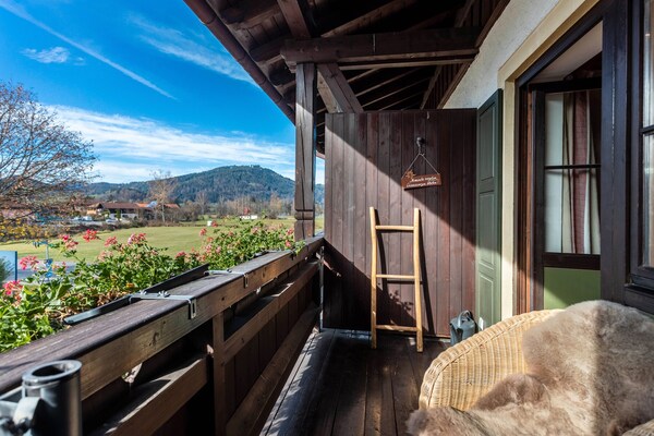Studio Apartment 'Chalet Alpenherz' With Mountain View, Balcony And Wi-fi - Inzell