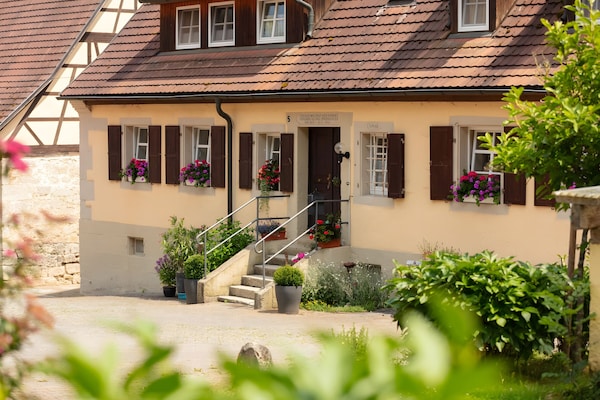 Einzimmerapartment 'Mohn' Mit Gemeinsamer Terrasse, Gemeinsamem Garten Und Wi-fi - Kirchberg an der Jagst