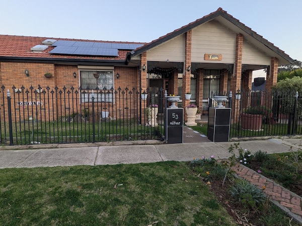 Cozy Room In Large Home Pvt Bath, W/wifi, Ac, Parkng/hiking Trails, Shpping Mall - Bacchus Marsh