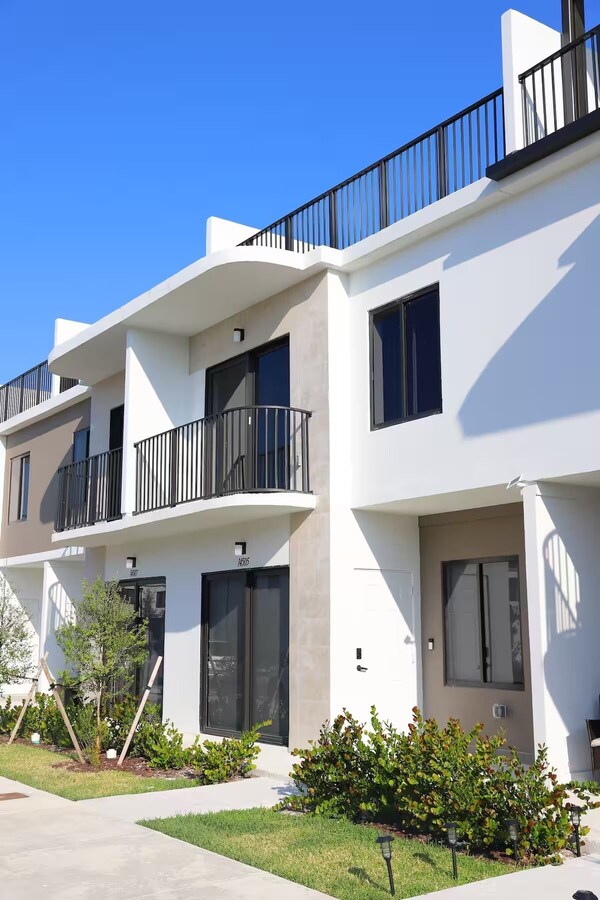 Homestead Oasis- 4br Retreat W/ Rooftop & Views - Zoo Miami, Miami