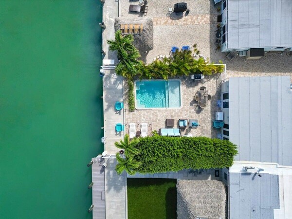Flamingo Bay~ Pool, Cabana Club, 30' Dock! - Key Colony Beach, FL