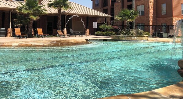 Barsala L Charming 2bd Living Near Hobby Airport & Malls - League City, TX
