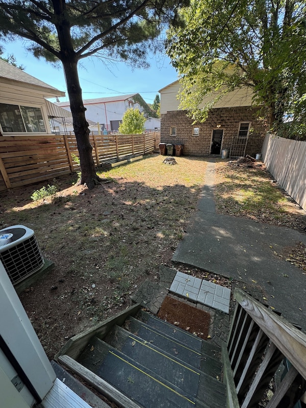 Cozy 1-bedroom Lovenest In Covington With Ac, Wifi Pet-friendly Fenced Backyard - Cincinnati, OH